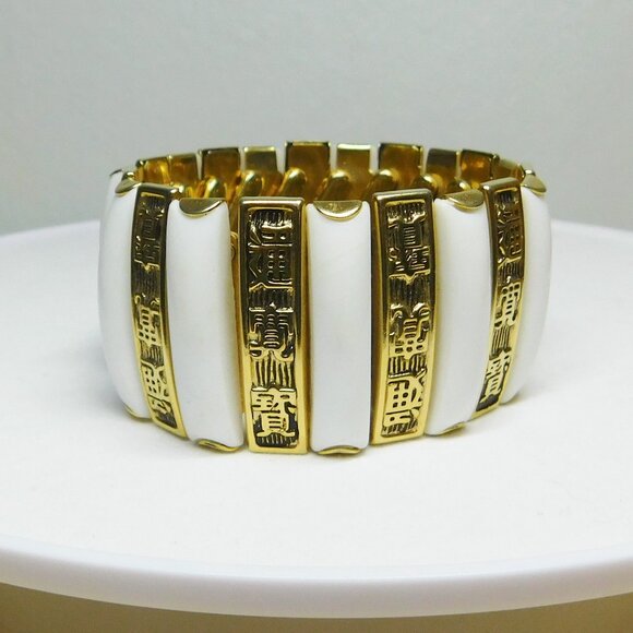 Hong Kong | Jewelry | Vintage Asian Gold White Expansion Bracelet ...